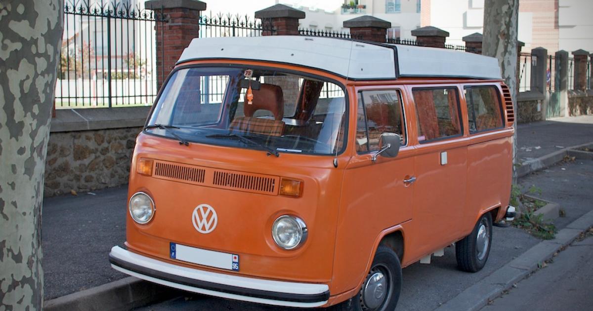 Combi Volkswagen orange - BeCombi.com, une voiture de collection ...