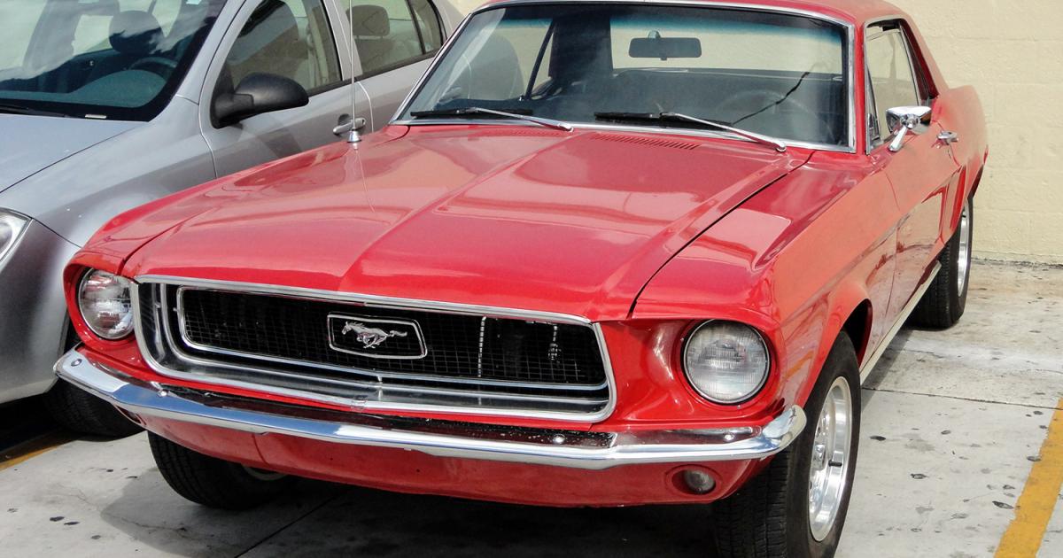 Ford Mustang, une voiture de collection proposée par Christophe B.