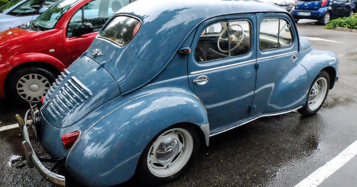 Renault 4CV, une voiture de collection proposée par Chris