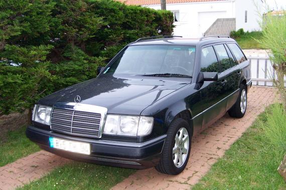 Mercedes break 300td, une voiture de collection proposée par Christophe D.