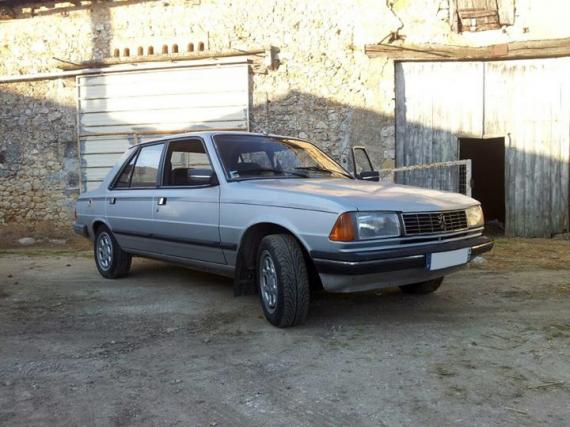 Peugeot 305 GTX, une voiture de collection proposée par Tristan C.