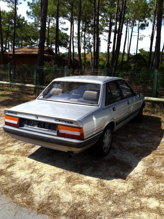 Peugeot 505 GTI, une voiture de collection proposée par Christophe D.