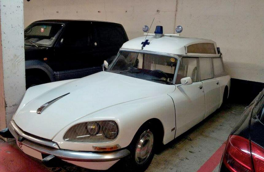Citroën DS Ambulance, une voiture de collection proposée par Christian M.